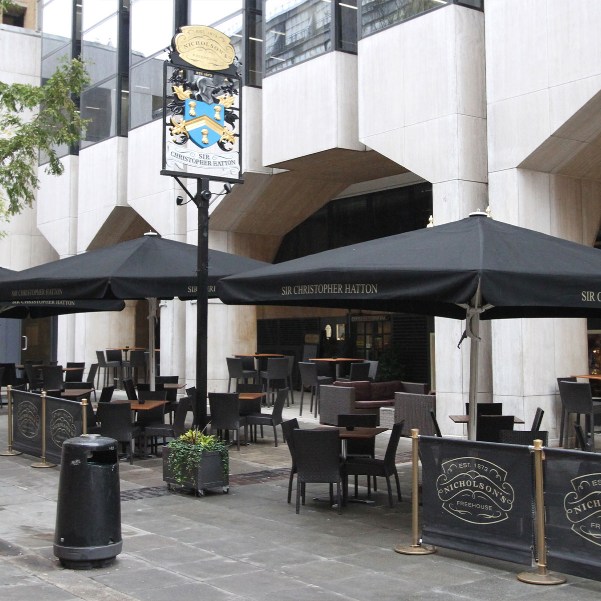 Sir Christopher Hatton | London Bar Reviews | DesignMyNight