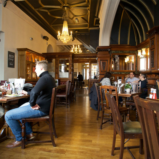 The Swan | London Pub Reviews | DesignMyNight