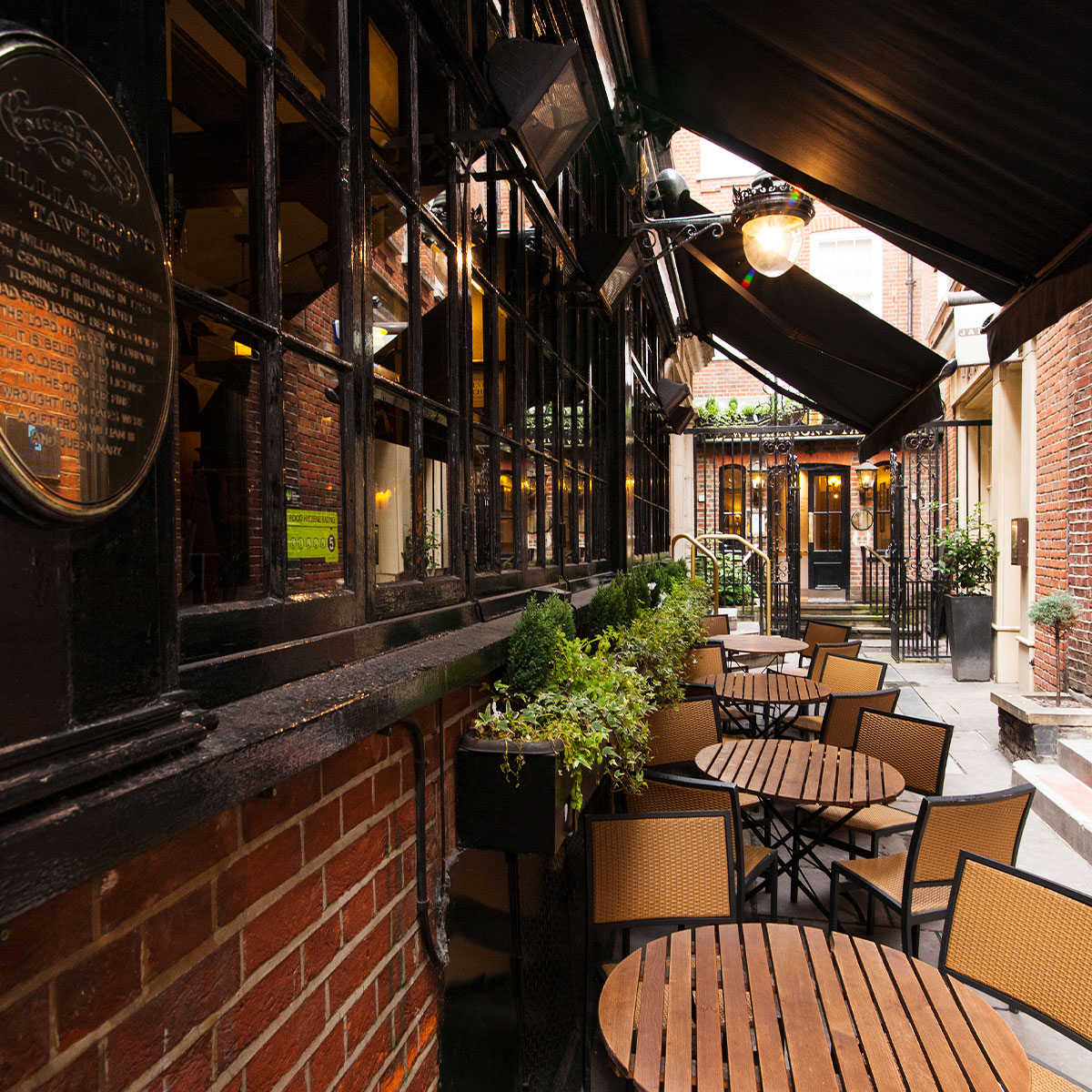 Williamsons Tavern | London Bar Reviews | DesignMyNight
