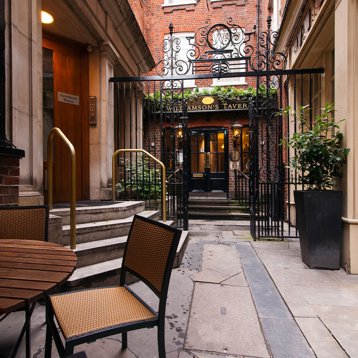 Williamsons Tavern | London Bar Reviews | DesignMyNight
