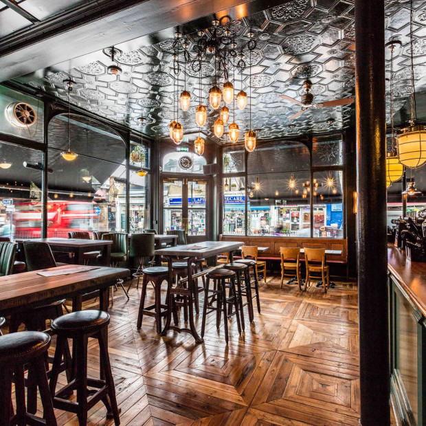 The Railway Clapham: Drinks By The Station | DesignMyNight