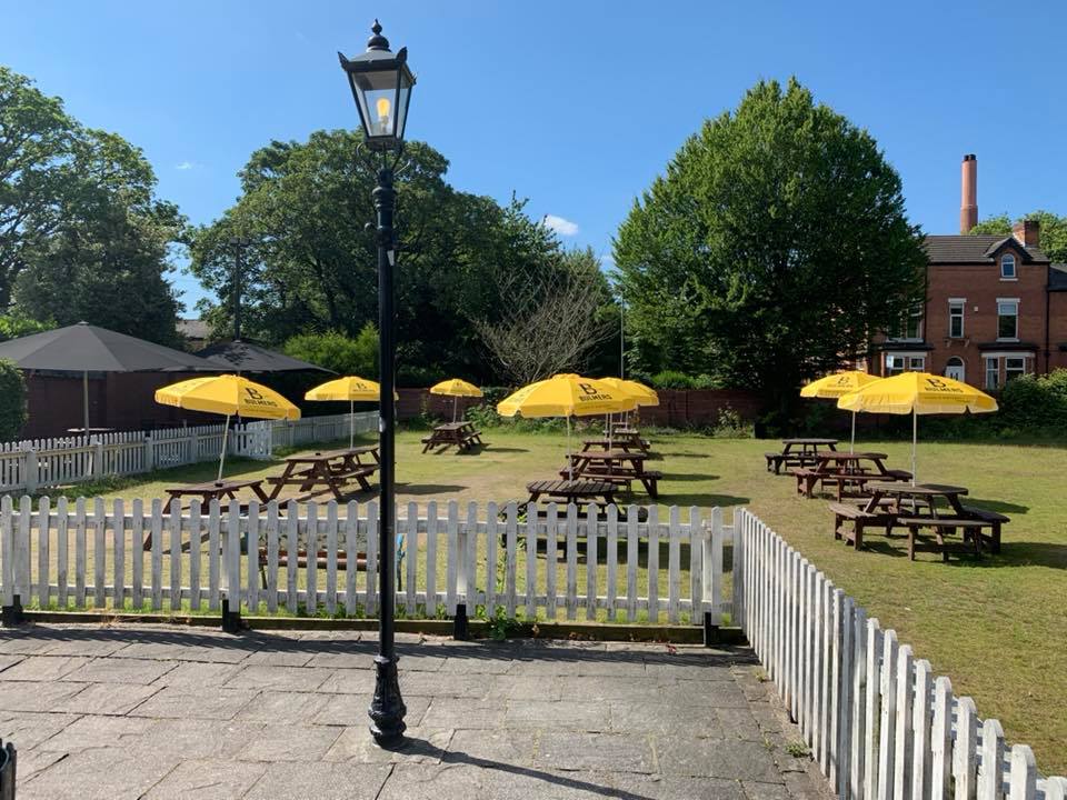 The Red Lion Withington | Manchester Pub Reviews | DesignMyNight