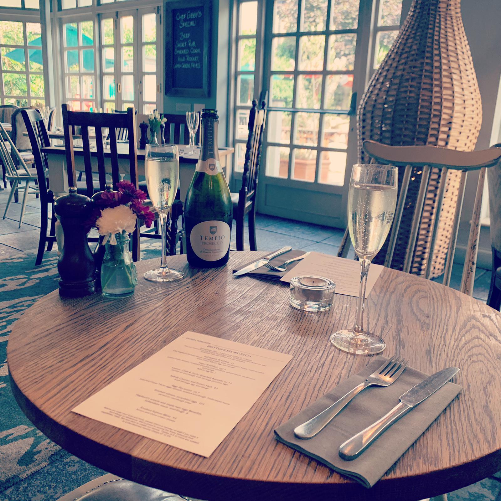 The Queen Adelaide Putney | London Pub Reviews | DesignMyNight