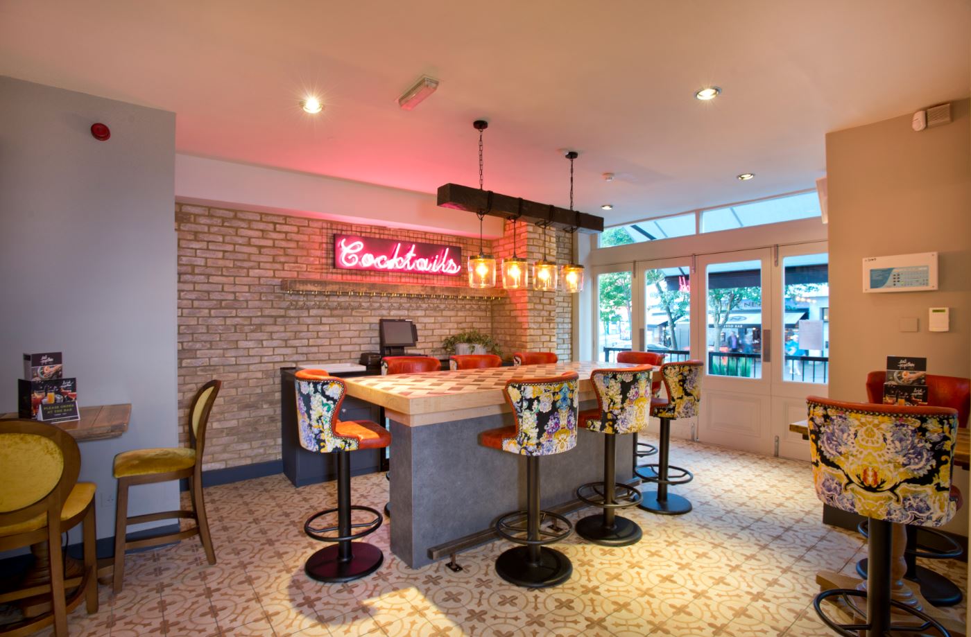 Slug & Lettuce Sutton | Sutton Bar Reviews | DesignMyNight