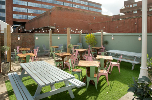 Slug and Lettuce Worthing | Worthing Bar Reviews | DesignMyNight