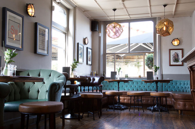 The Falcon: Clapham North Beer Garden & Sports Pub | DesignMyNight