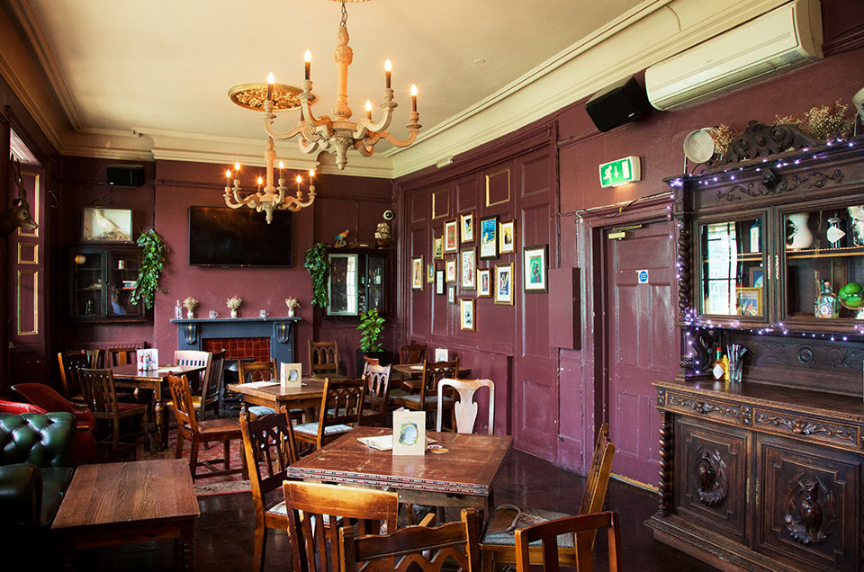 The Island Queen Islington | London Bar Reviews | DesignMyNight