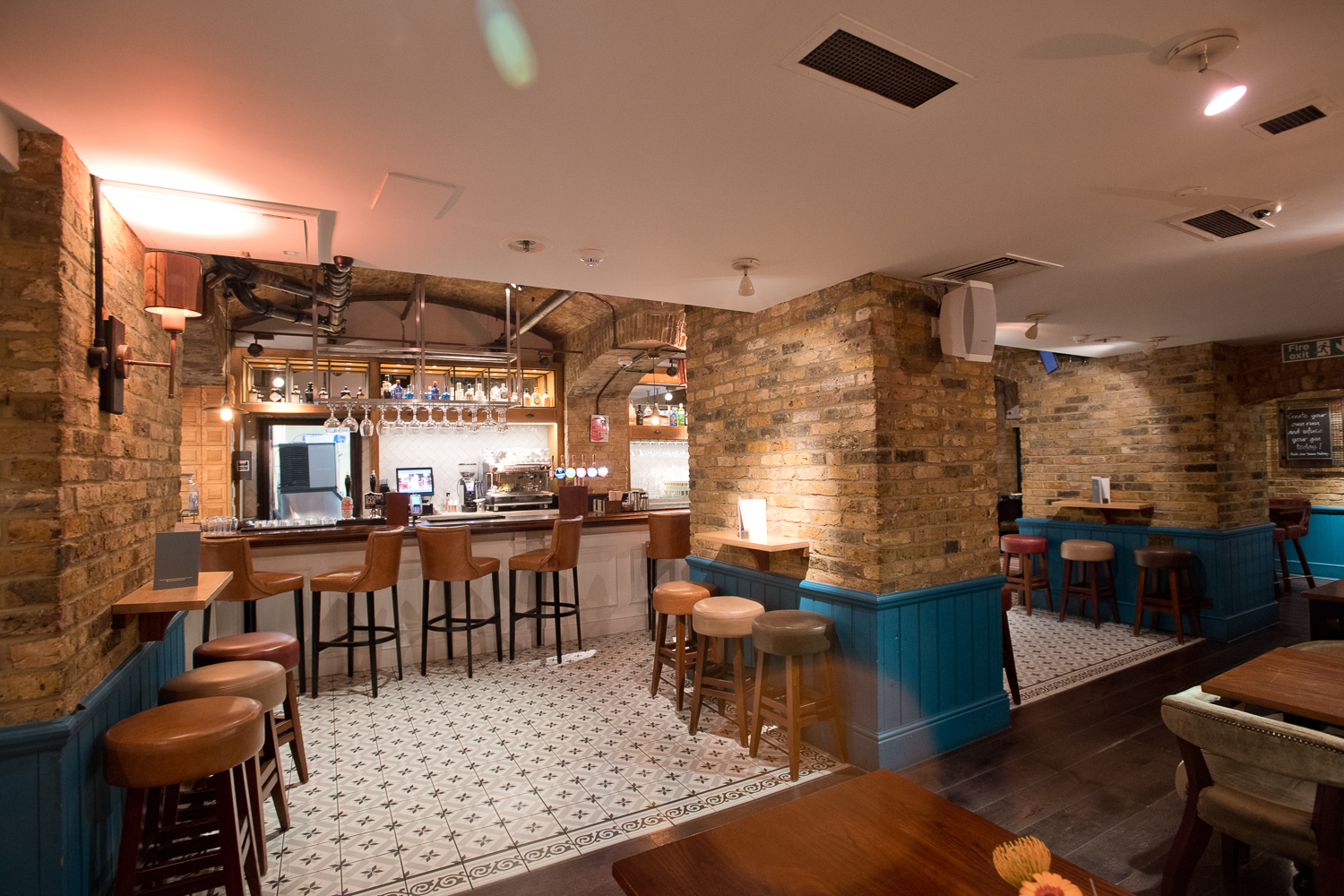 The Alexander Hay | London Bar Reviews | DesignMyNight