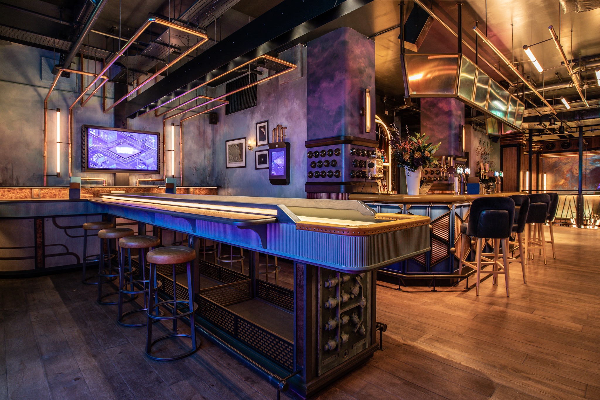 Electric Shuffle: Canary Wharf Activity Bar | DesignMyNight