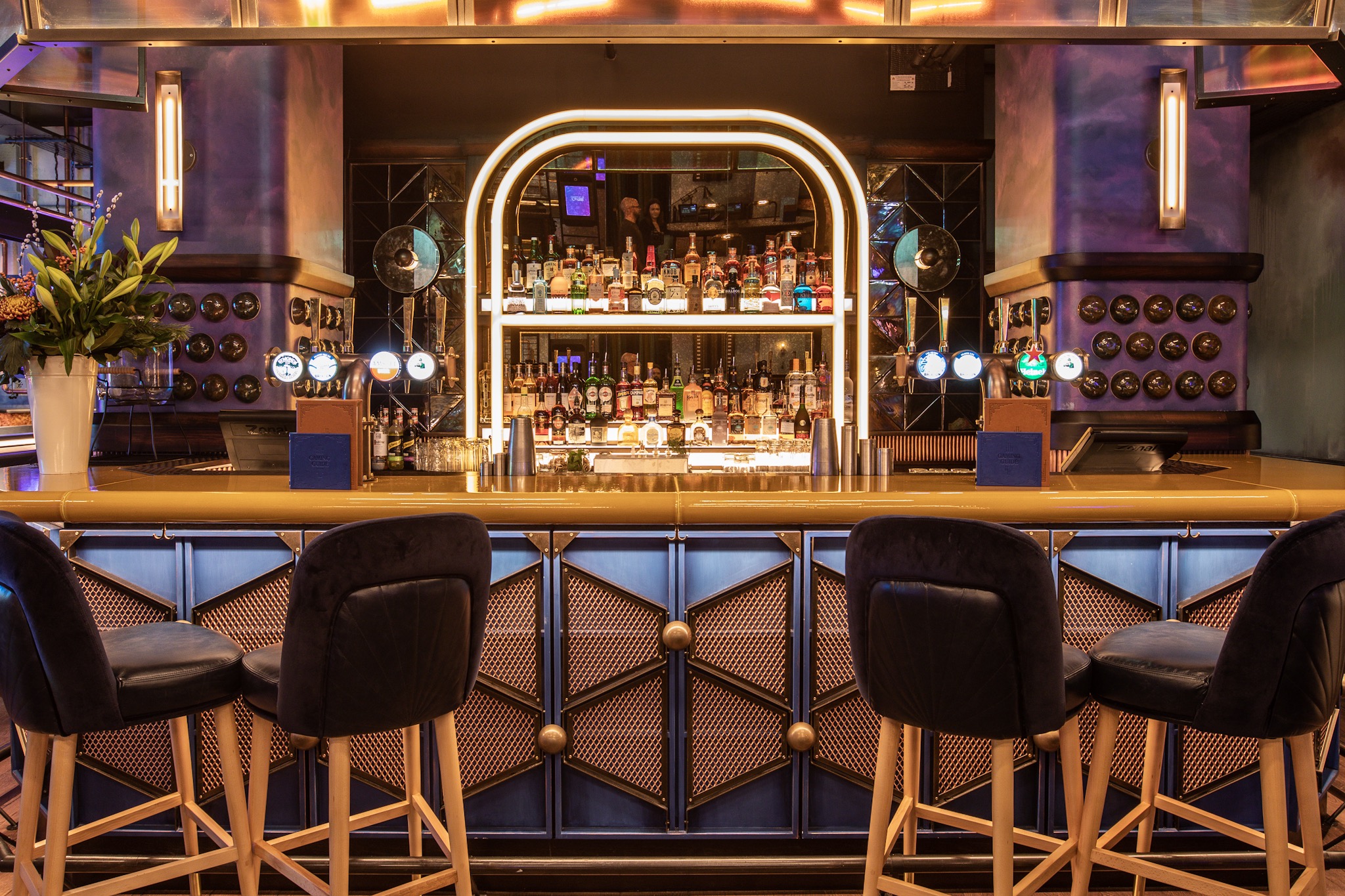Electric Shuffle: Canary Wharf Activity Bar | DesignMyNight