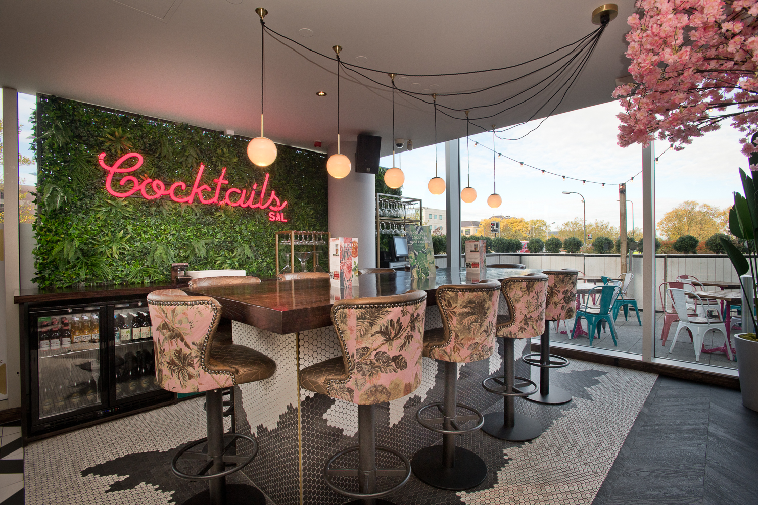 Slug and Lettuce Hub Milton Keynes | UK Bar Reviews | DesignMyNight