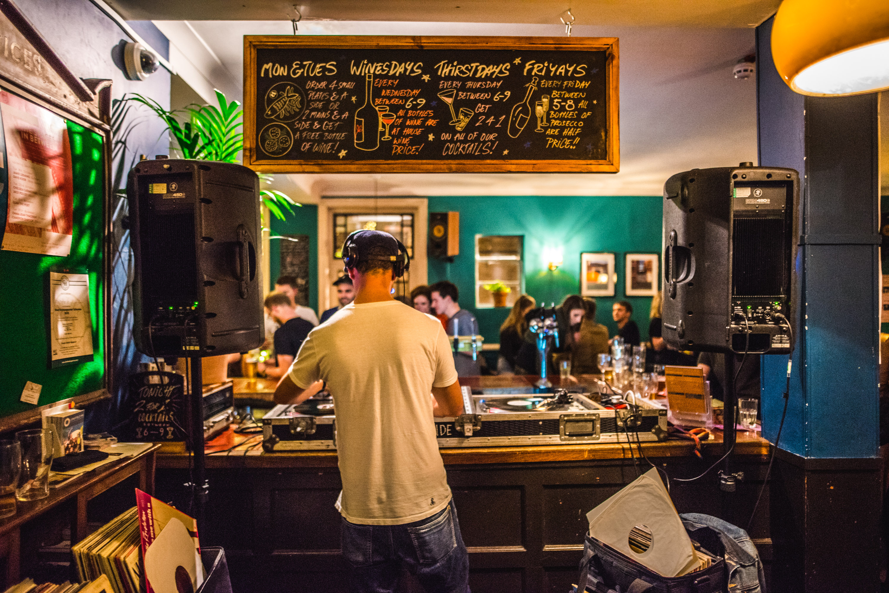 The Montpelier Peckham Rye | London Pubs Reviews | DesignMyNight