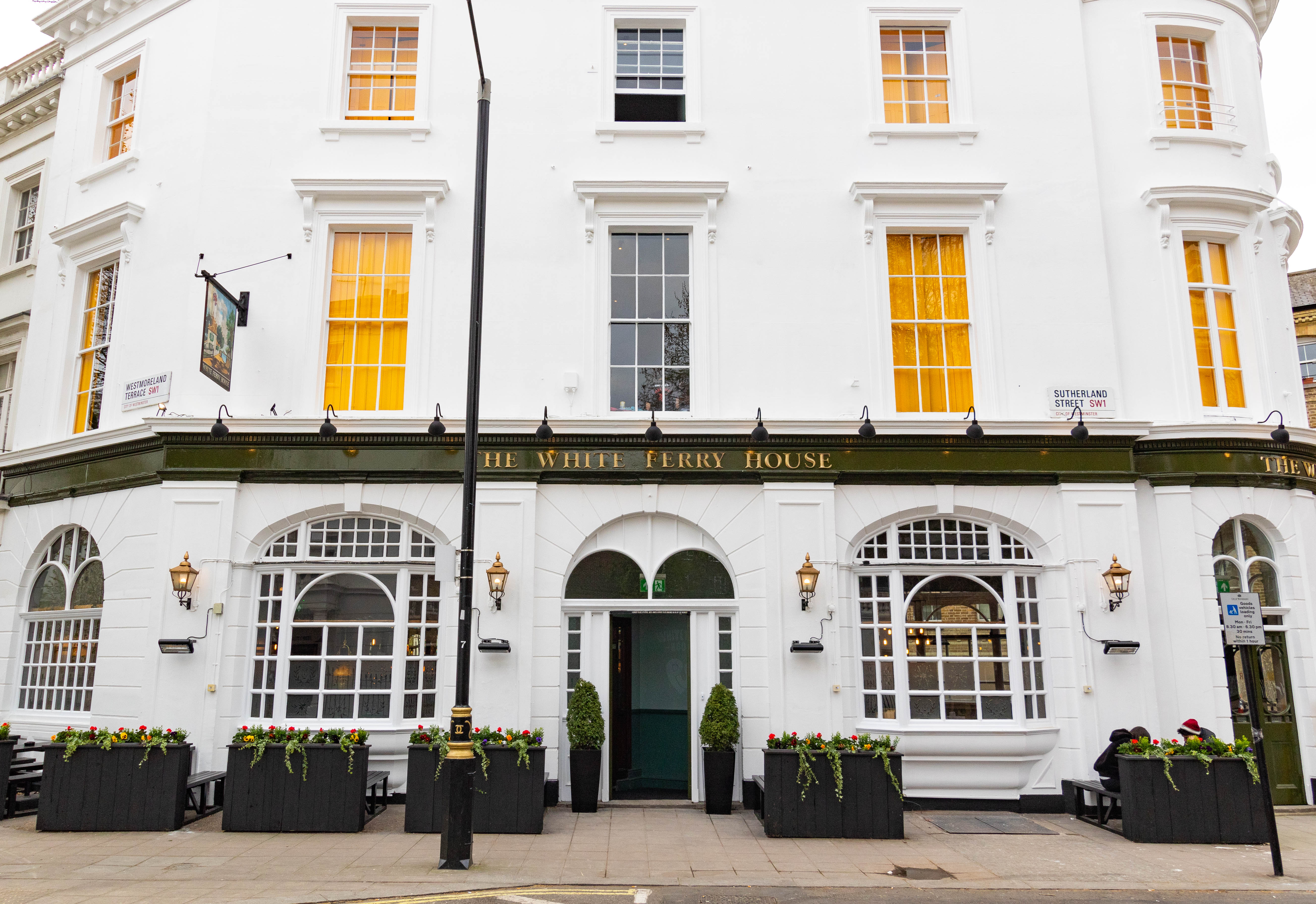 The White Ferry House Victoria | London Pub Reviews | DesignMyNight