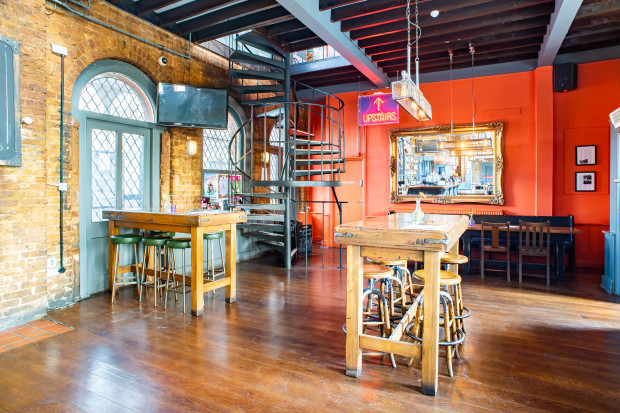 Phoenix Windsor Walk | London Pub Reviews | DesignMyNight