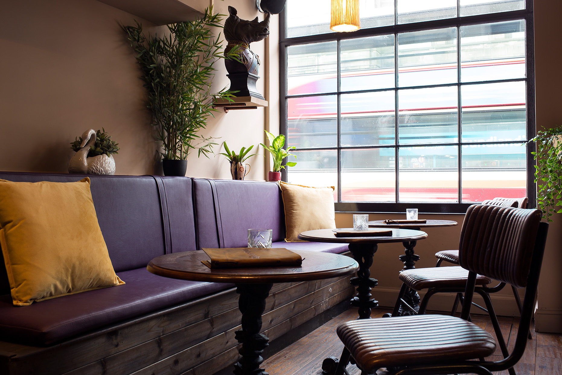 The Raging Bull: Quirky Cocktail Bar in Edinburgh | DesignMyNight