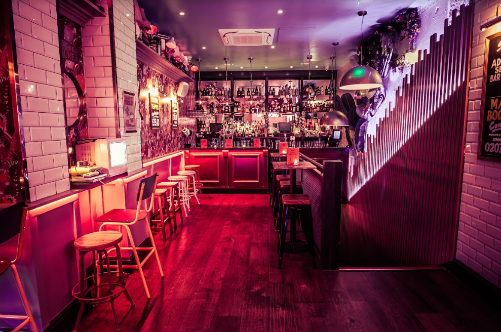 Simmons Monument | London Bar Reviews | DesignMyNight