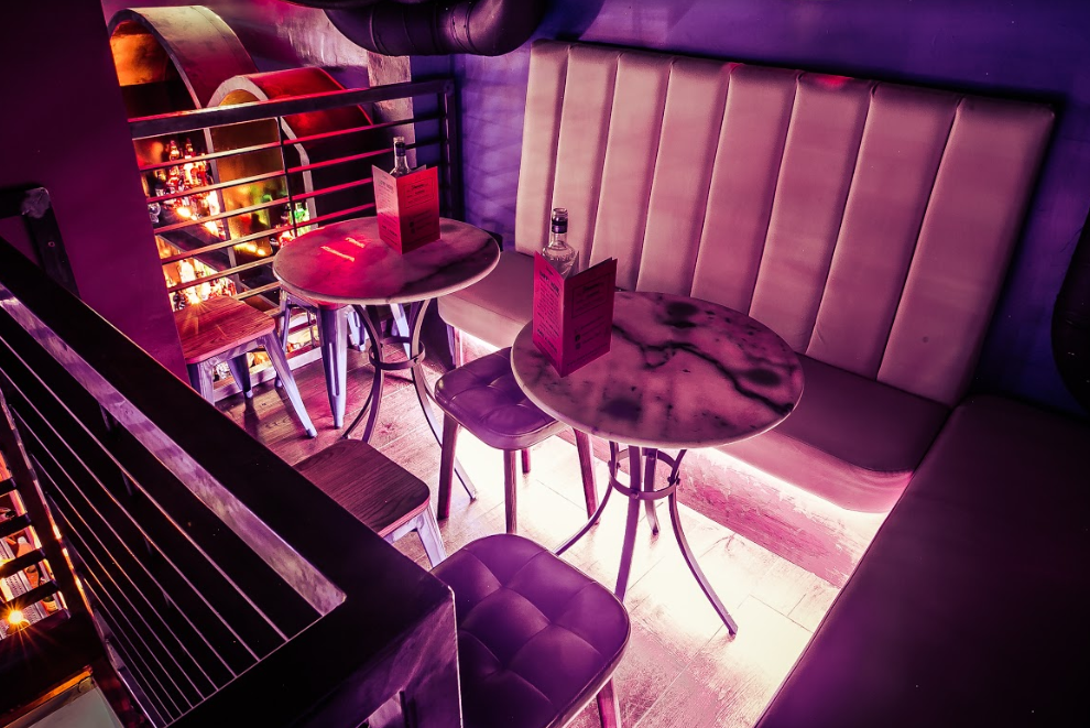 Simmons Monument | London Bar Reviews | DesignMyNight