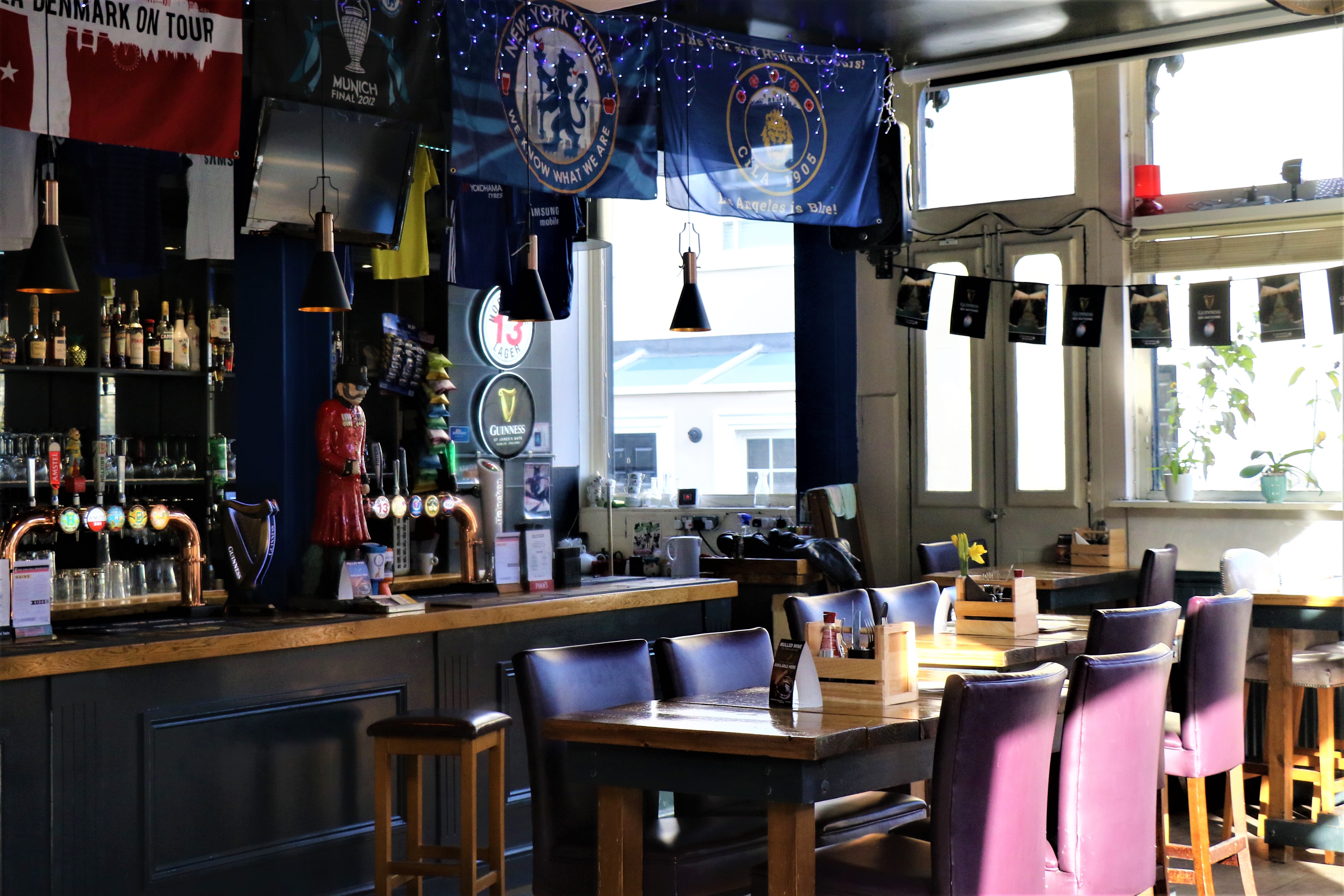 The Chelsea Pensioner: Fun Chelsea Pub in London | DesignMyNight