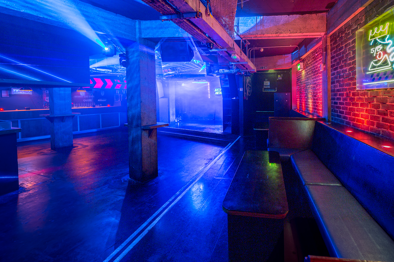 Queen of Hoxton Shoreditch | London Bar Reviews | DesignMyNight