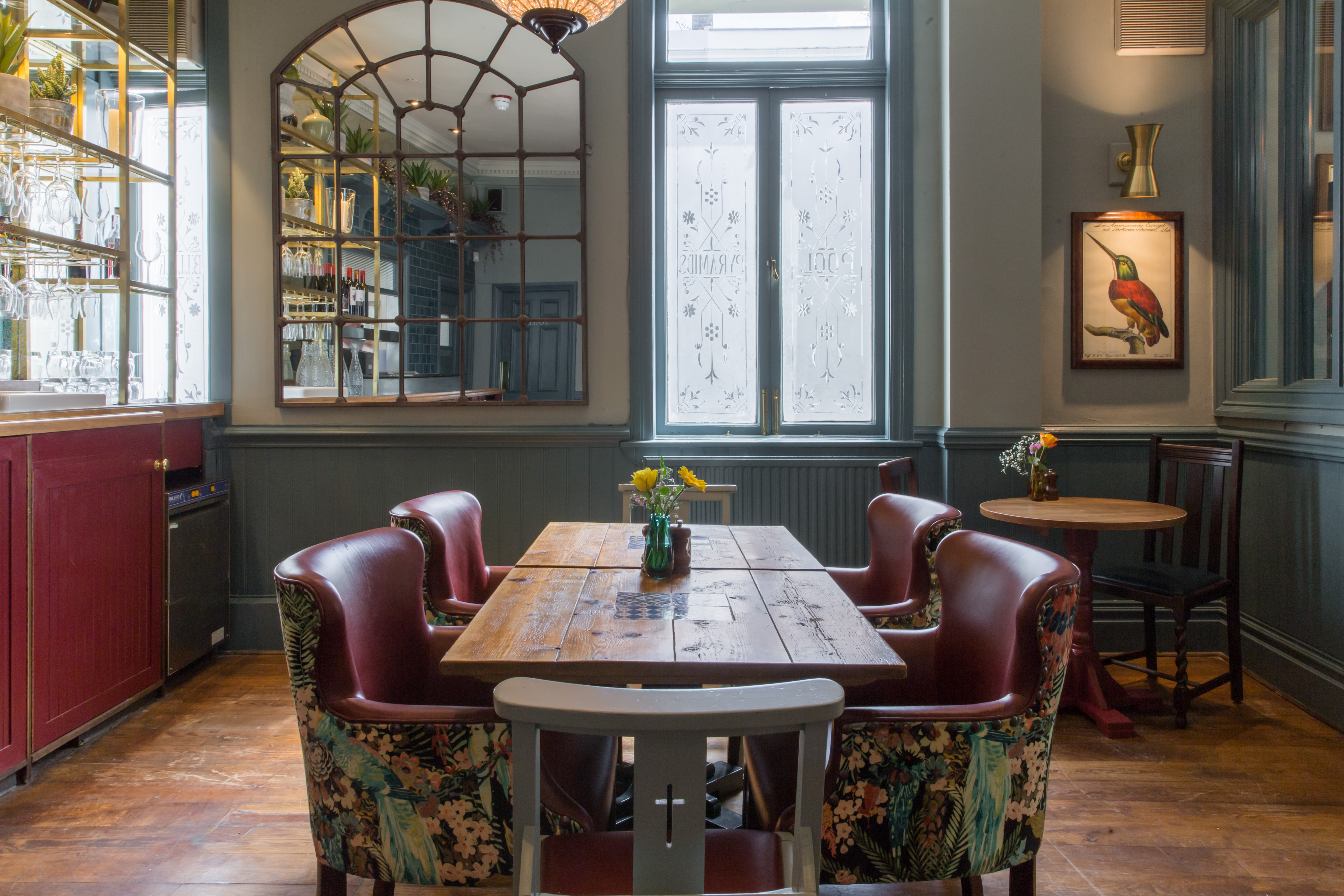 The Queen's Primrose Hill | London Bar Reviews | DesignMyNight