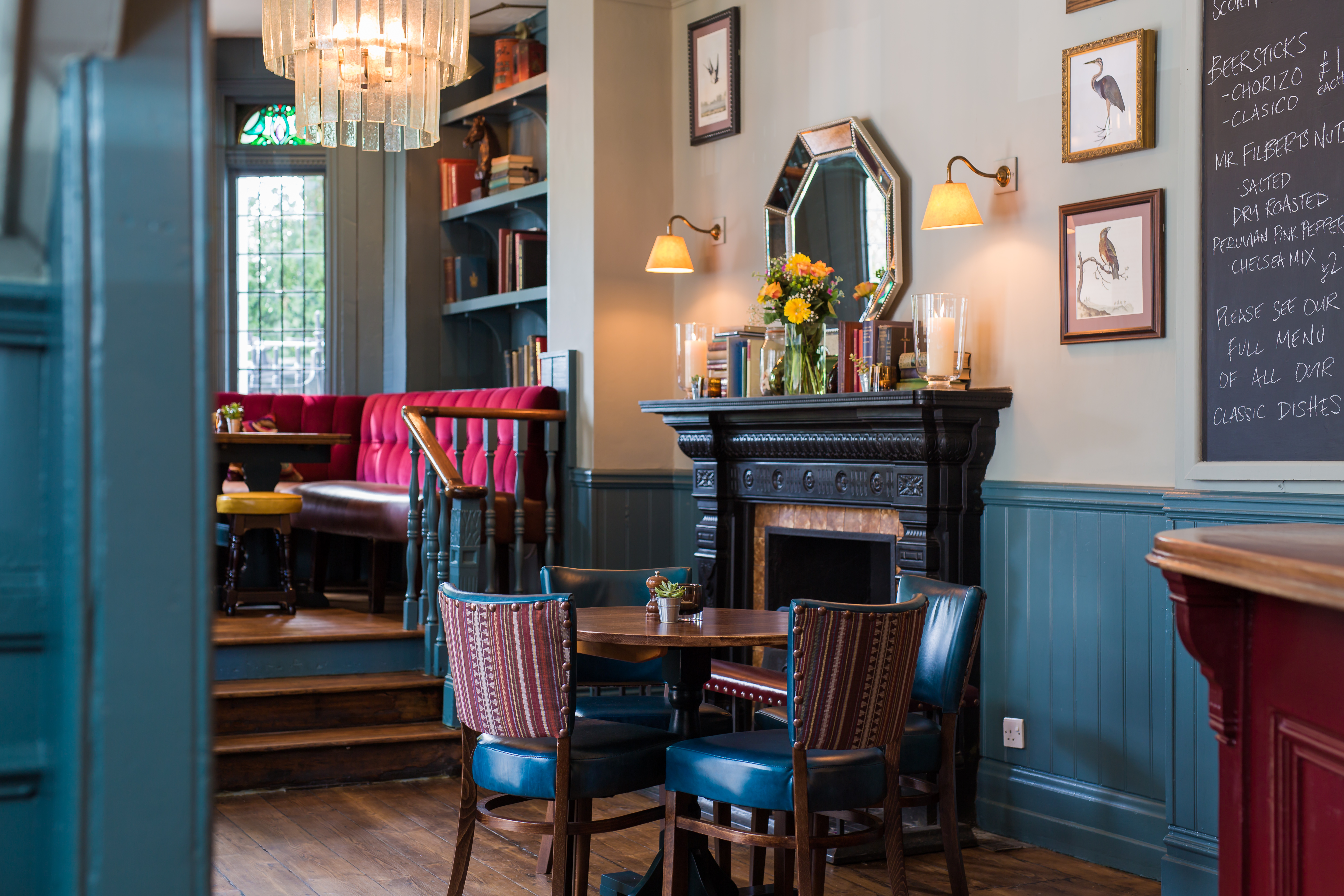 The Queen's Primrose Hill | London Bar Reviews | DesignMyNight