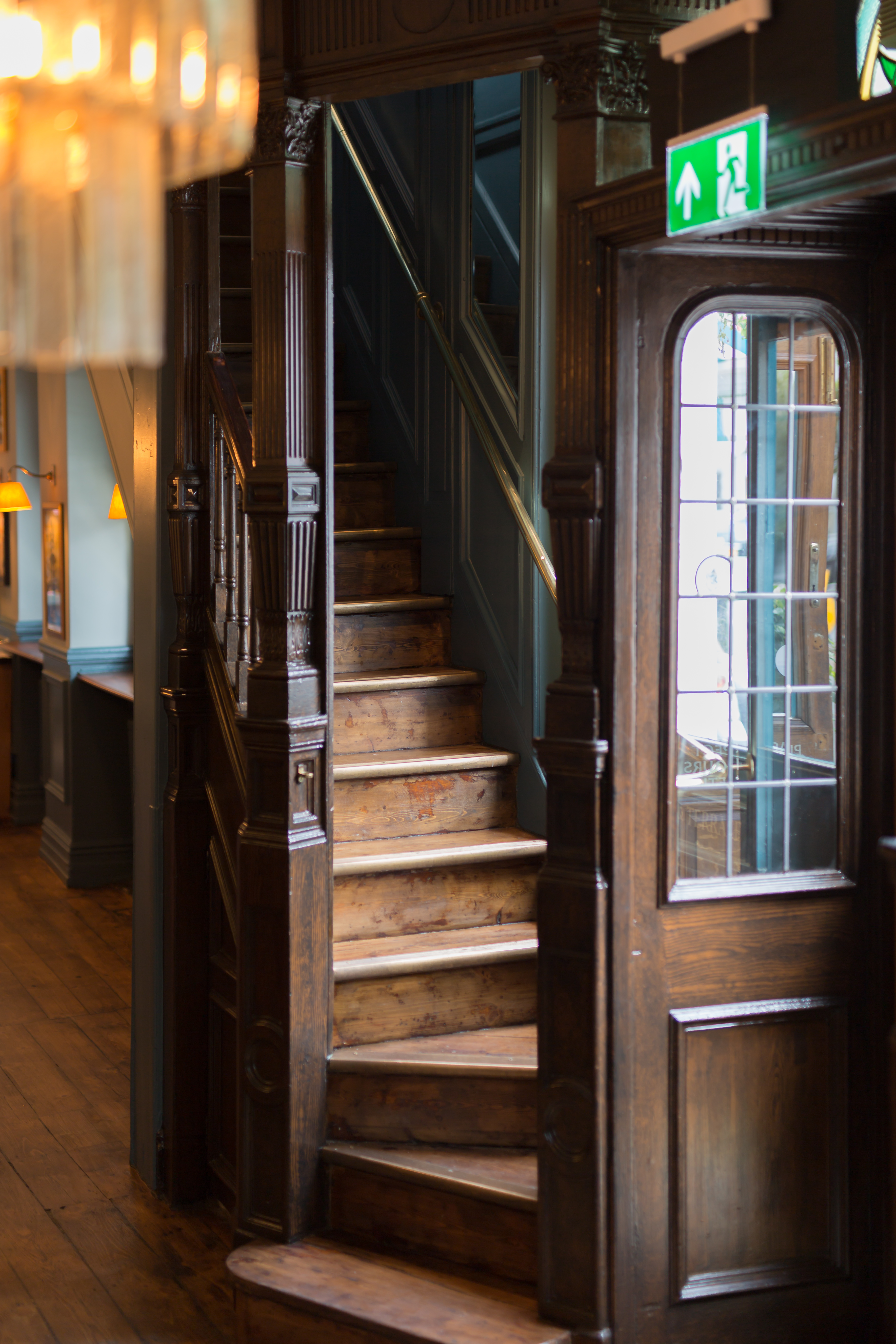 The Queen's Primrose Hill | London Bar Reviews | DesignMyNight