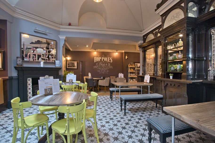 The Hop Poles: Chill Hammersmith Pub | DesignMyNight