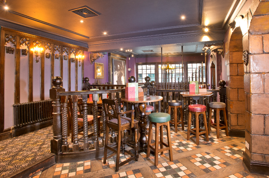 The Pit & Pendulum: Quirky Nottingham Pub | DesignMyNight