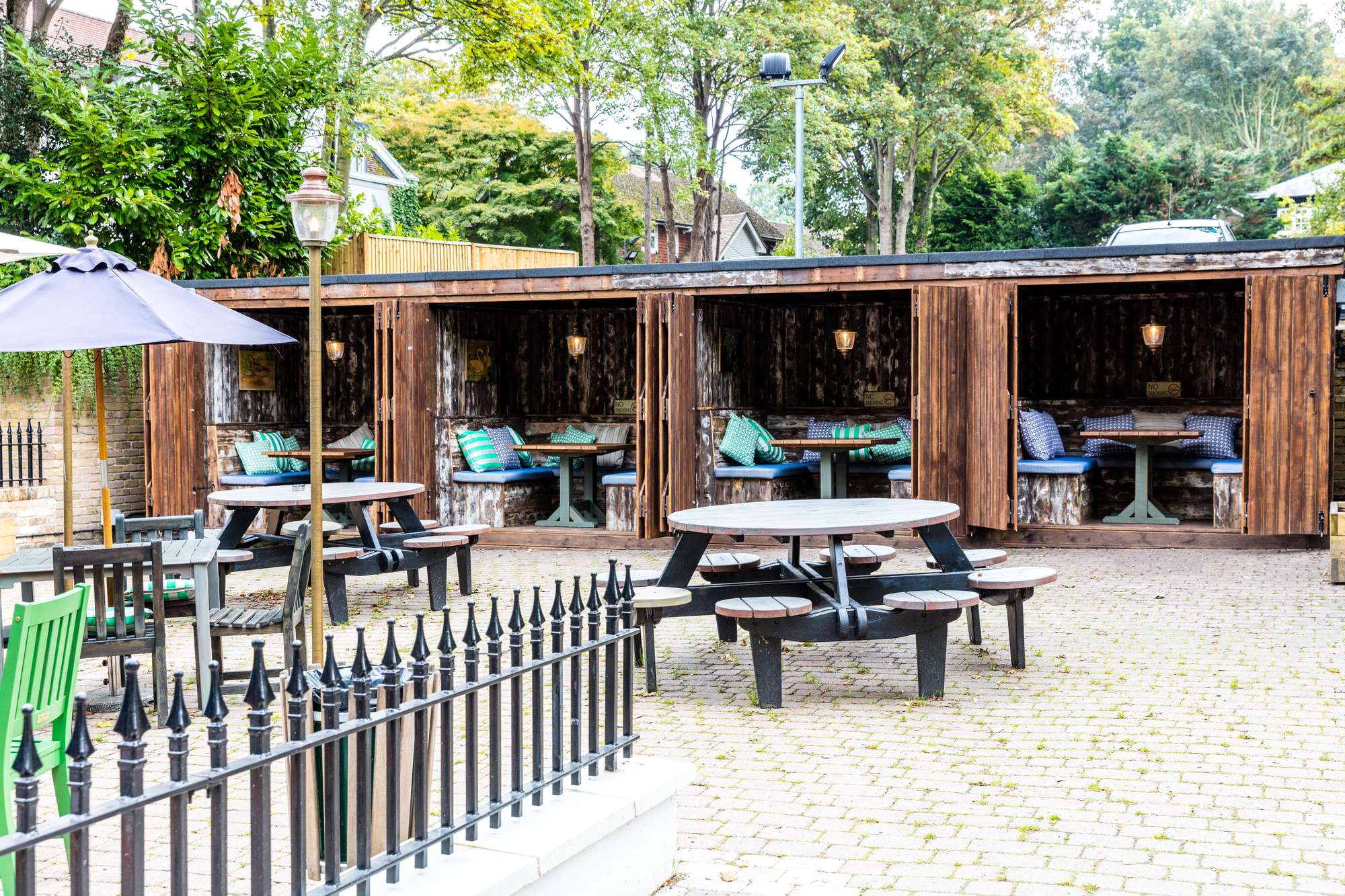 The Greyhound | Surrey Pub Reviews | DesignMyNight