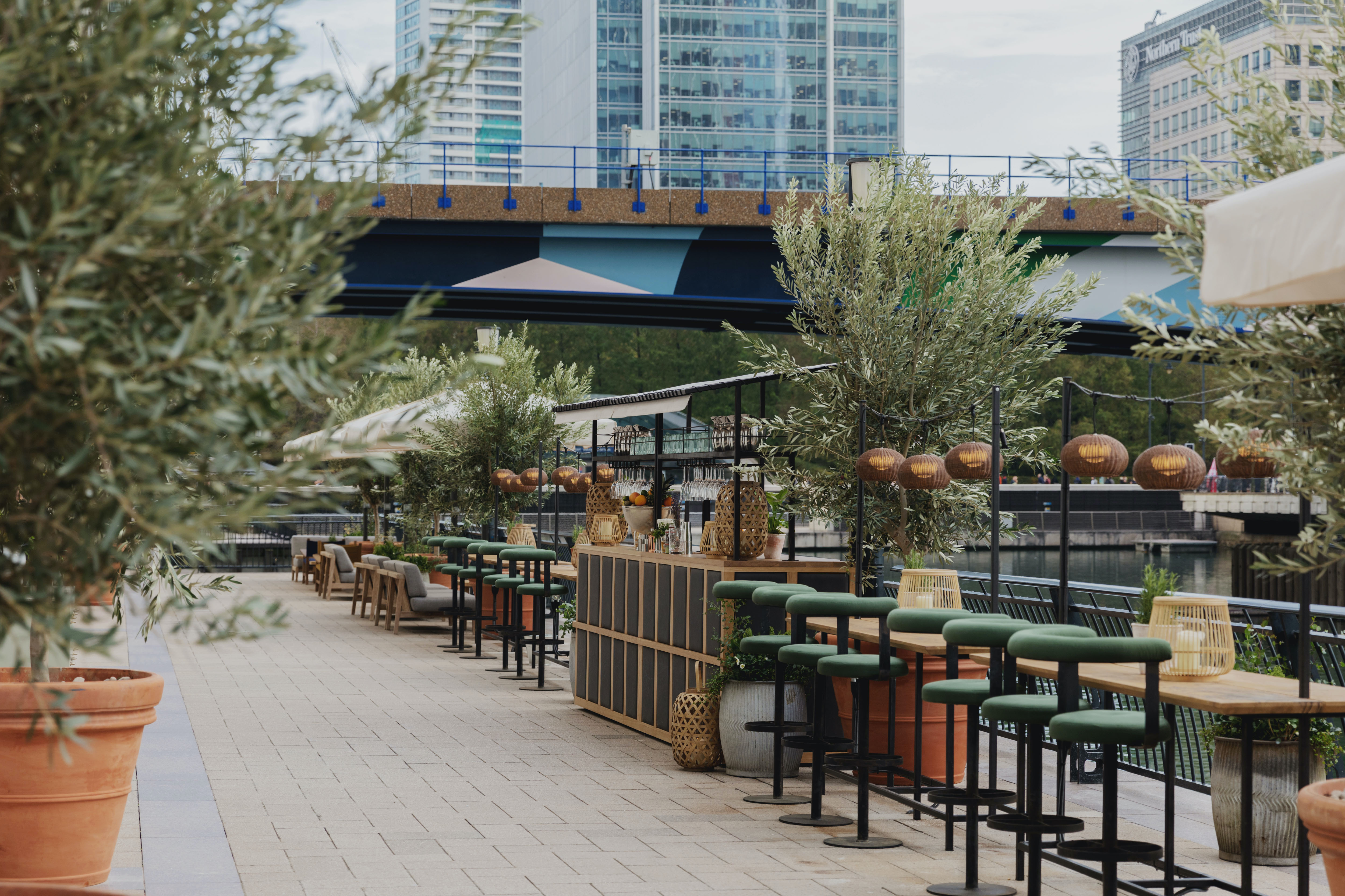 No.35 Mackenzie Walk Canary Wharf | London Bar Reviews | DesignMyNight
