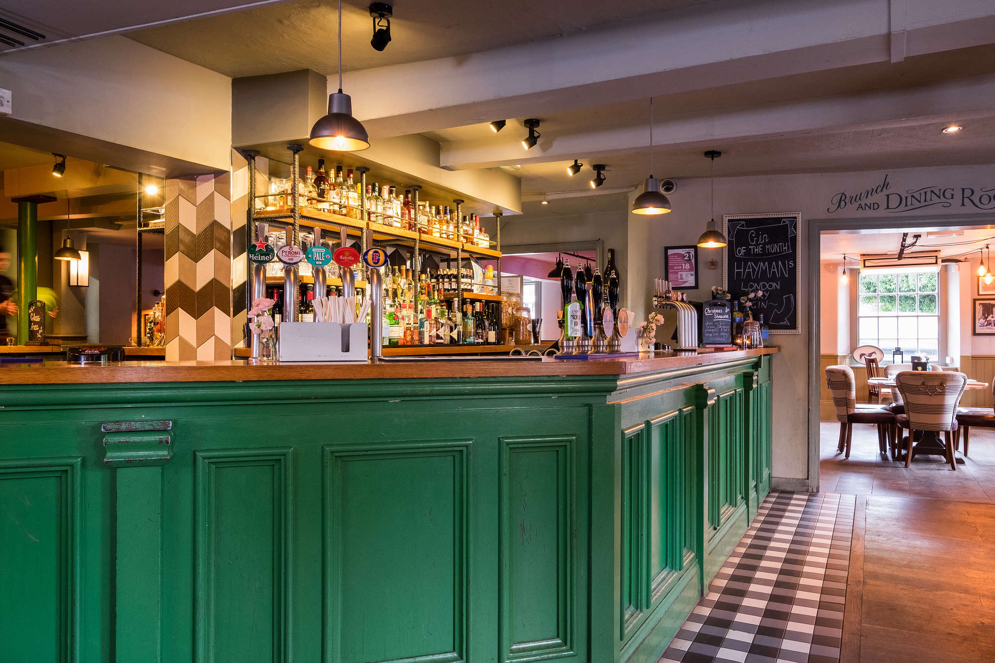 The Bear | Esher Bar Reviews | DesignMyNight