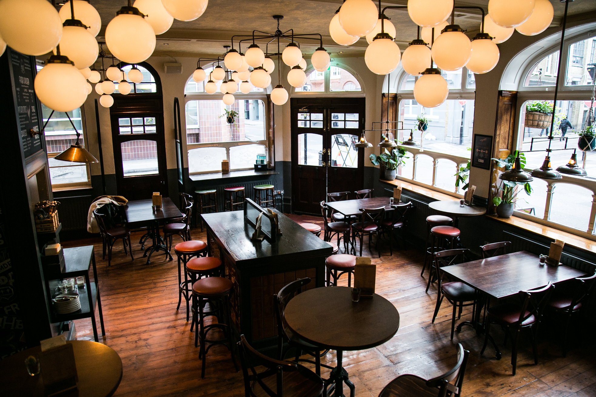 Cosy Shoreditch Pub: The Fox | DesignMyNight