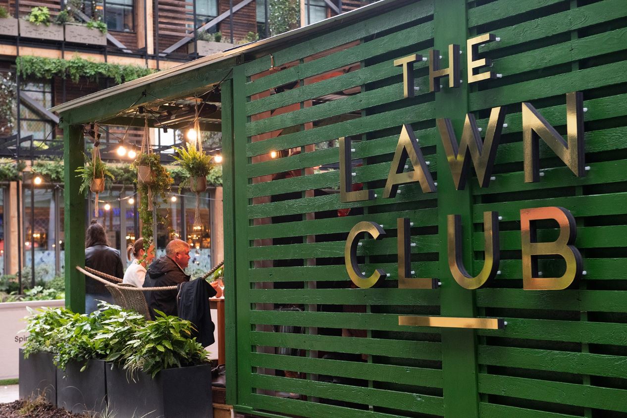 The Lawn Club Spinningfields | Manchester Bar Reviews | DesignMyNight