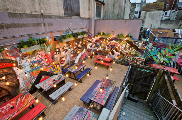 Walkabout Brighton: Beer, Sports and Garden Drinks | DesignMyNight