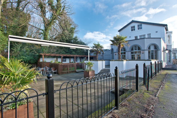 The Grapes Hotel, Formby: Affordable Pub | DesignMyNight