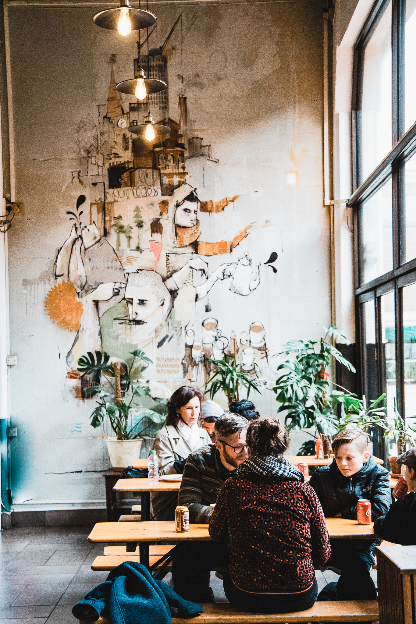 Cafe 1001: Fun Brick Lane Bar | DesignMyNight