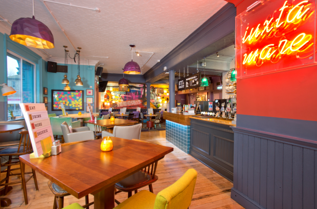 Alex: Cosy Pub In Southend on Sea | DesignMyNight