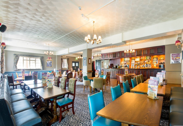 Hunters Lodge: Affordable Pub In Bridgend | DesignMyNight