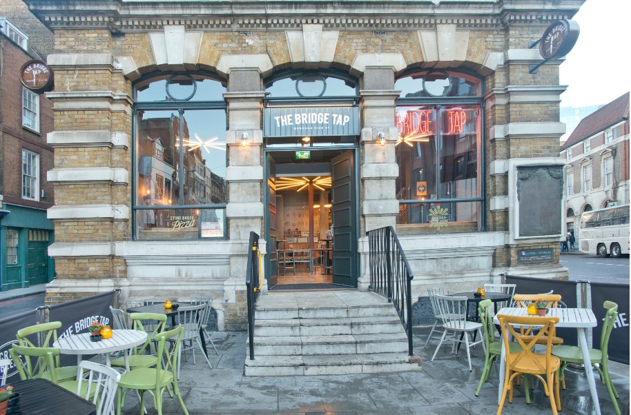 The Bridge Tap: London Bridge Sports Pub | DesignMyNight