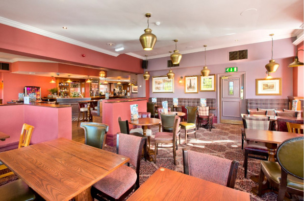 Leaping Salmon: Affordable Pub Berwick Upon Tweed | DesignMyNight