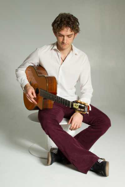 REMI HARRIS FT. TOM MOORE | London Live Music Reviews | DesignMyNight