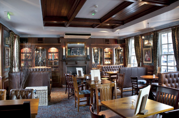 The George Woodford: Cosy London Sports Pub | DesignMyNight