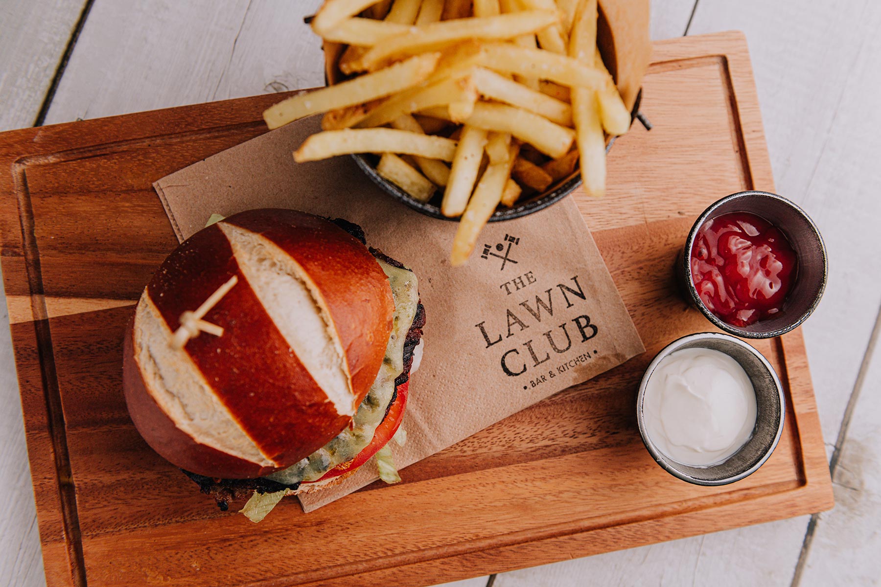 The Lawn Club Spinningfields | Manchester Bar Reviews | DesignMyNight