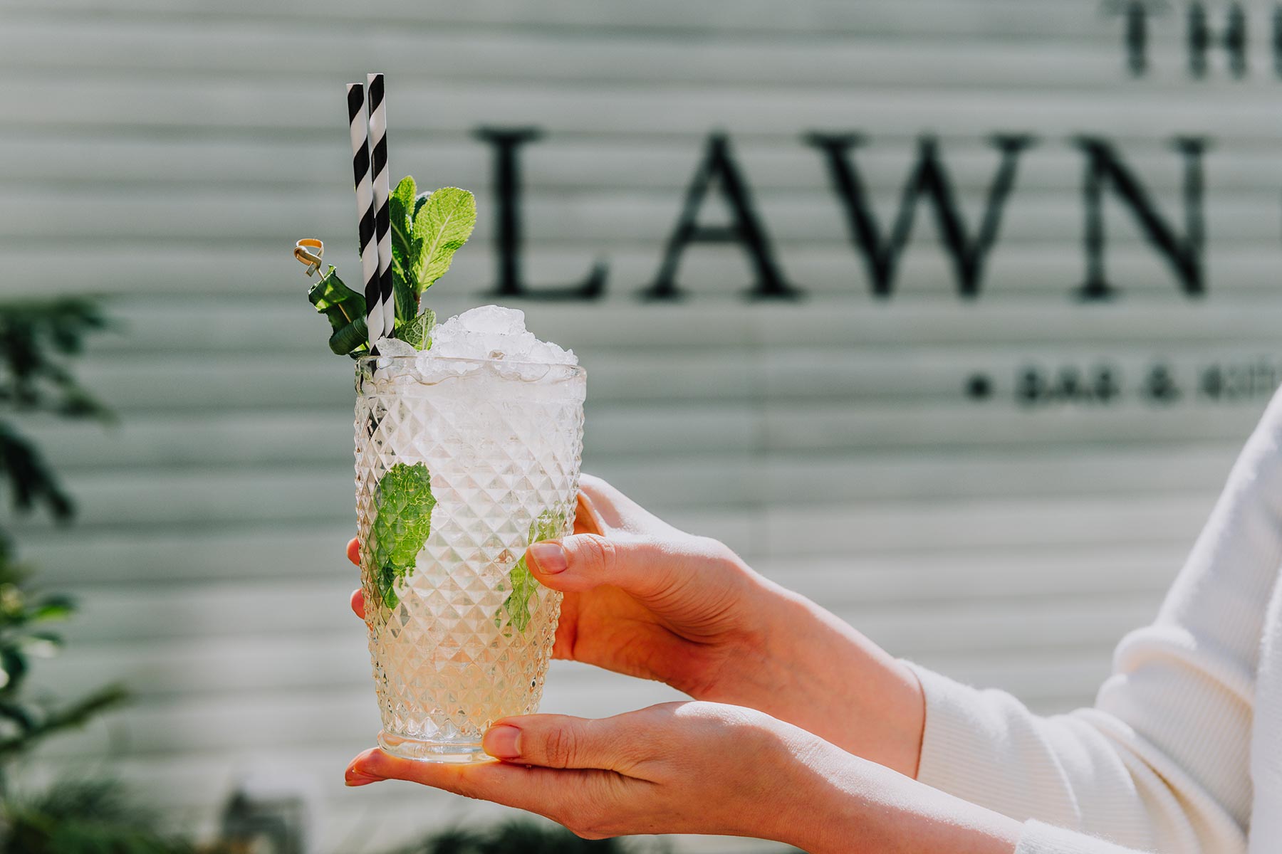 The Lawn Club Spinningfields | Manchester Bar Reviews | DesignMyNight