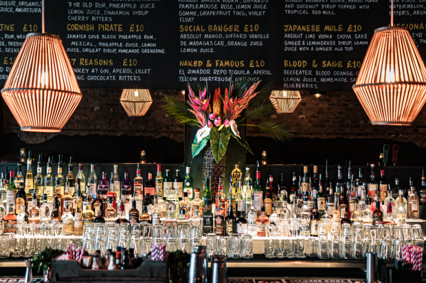 SiXTY/FoUR Cocktail Bar & Grill: Drinks in Clapham | DesignMyNight