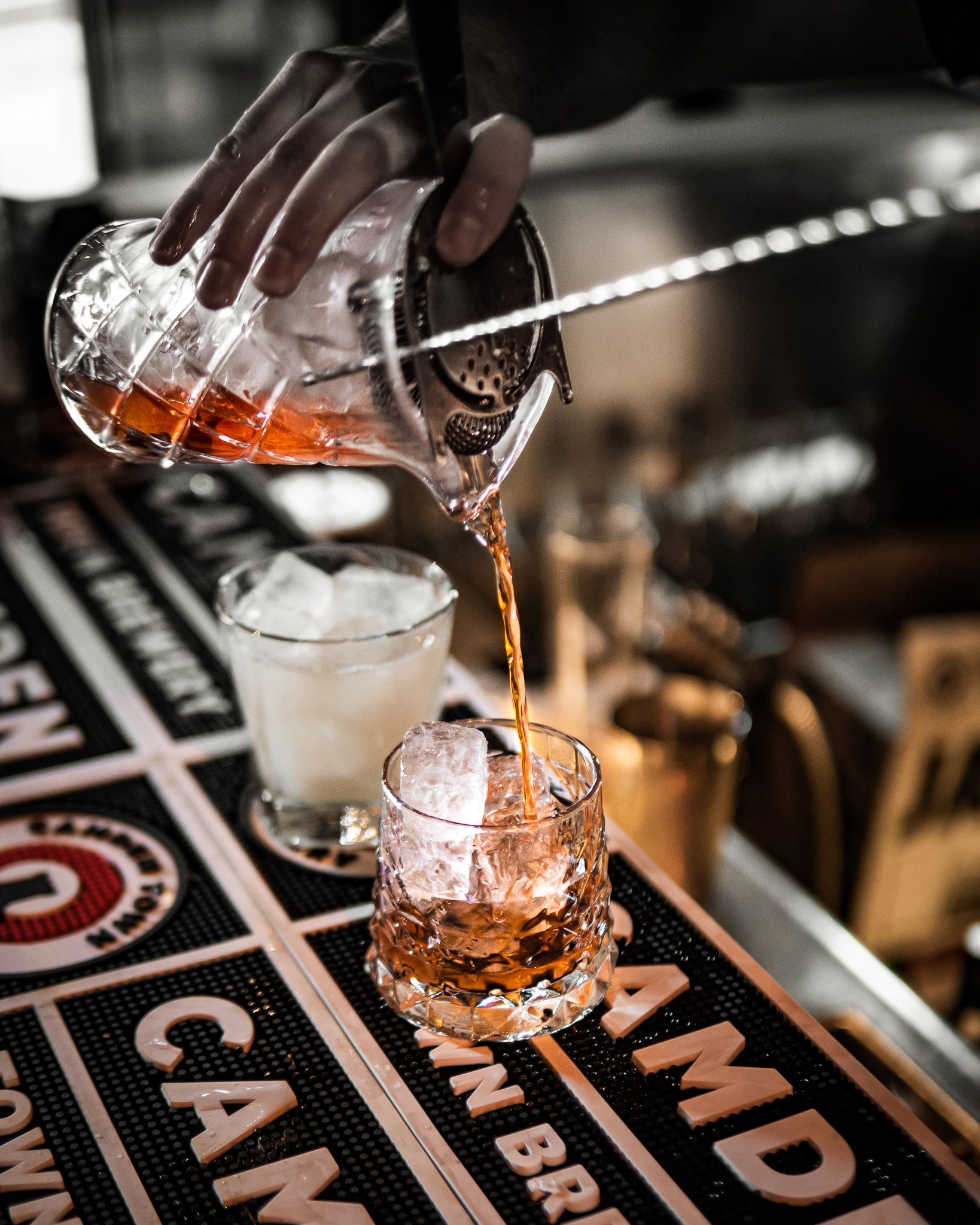 SiXTY/FoUR Cocktail Bar & Grill: Drinks in Clapham | DesignMyNight