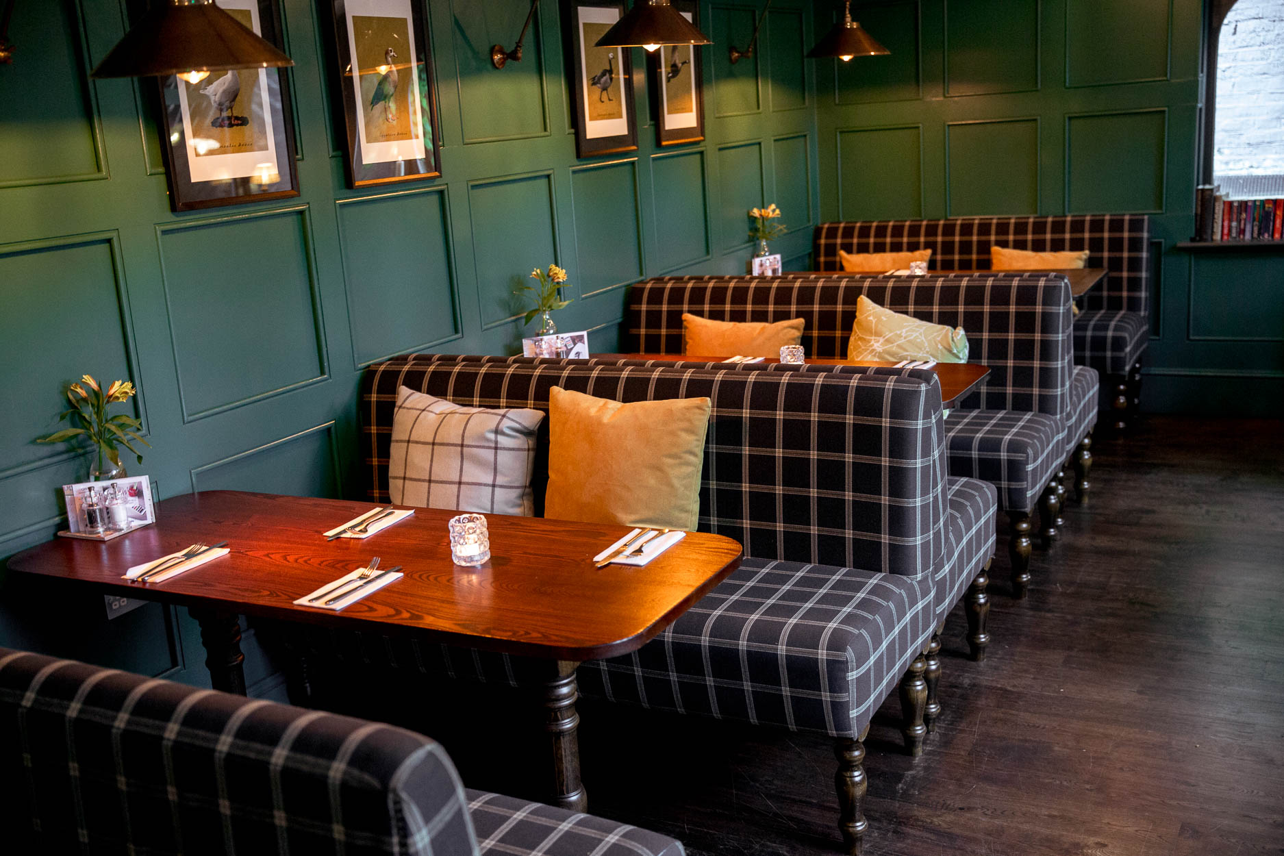 The Roebuck Hampstead | London Pub Reviews | DesignMyNight