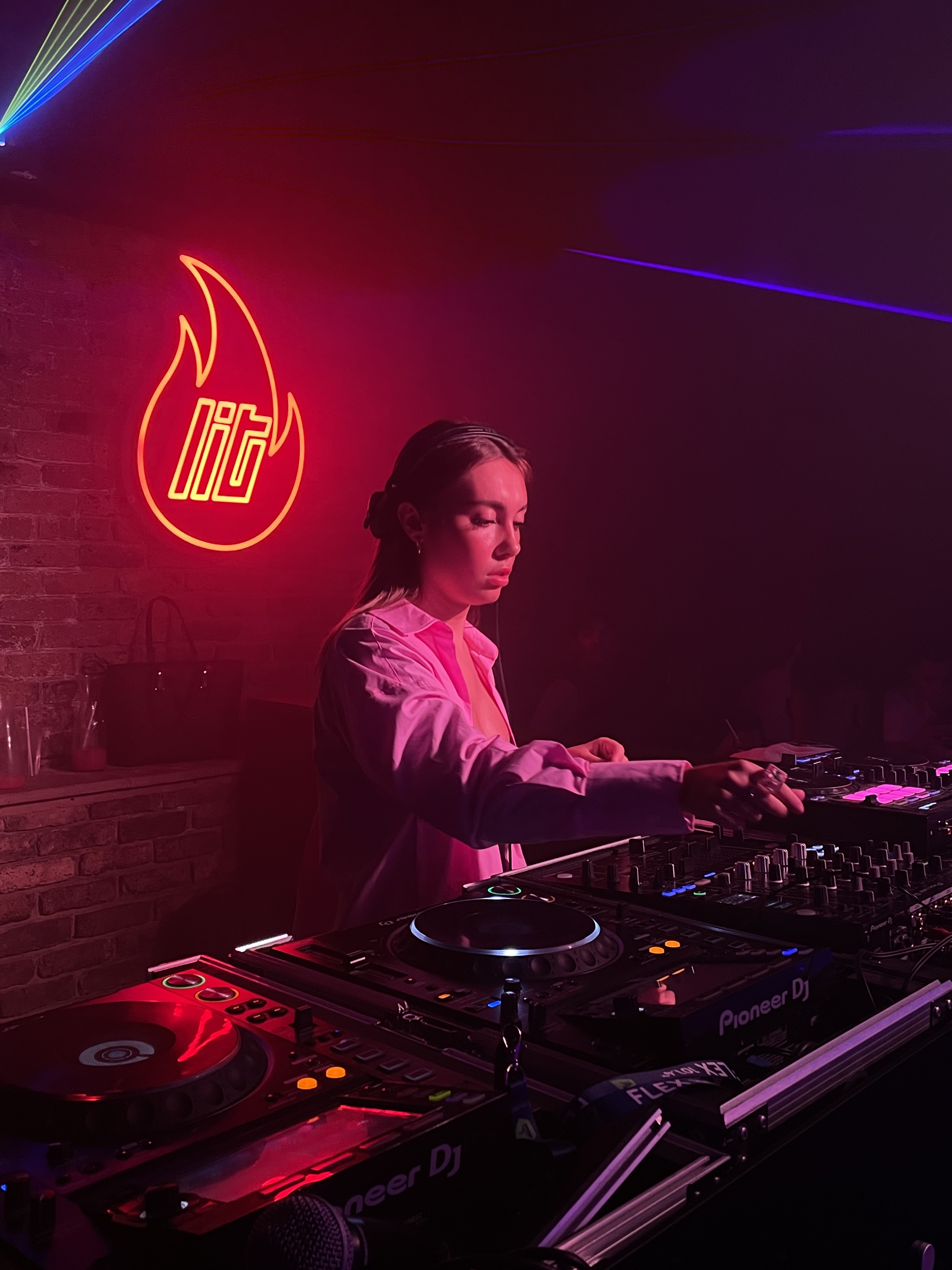 Lit Saturdays | Clapham, London Clubbing Reviews | DesignMyNight