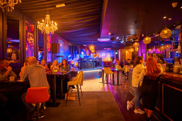 Fun Reading Live Music Bar: Playlist Live | DesignMyNight