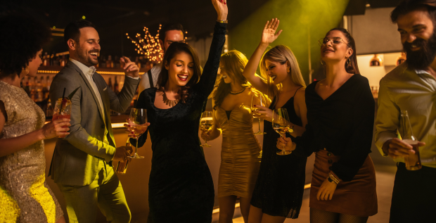 Saturday Night Singles Party (Age Range: 25-45) *Free Drink Included ...